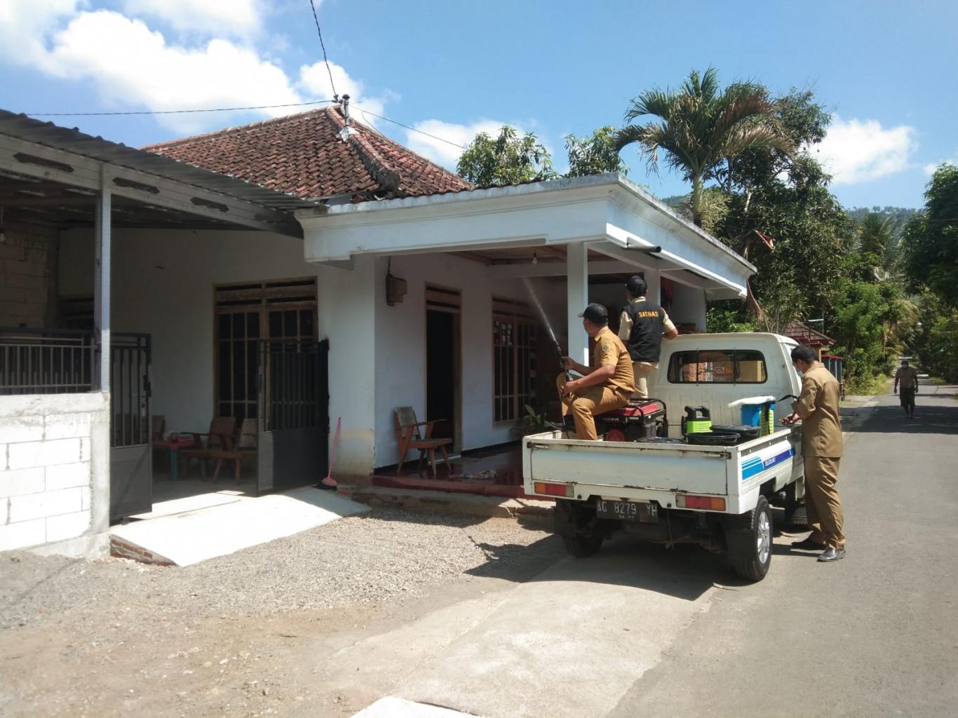 PENYEMPROTAN LINGKUNGAN - Website Desa PARAKAN